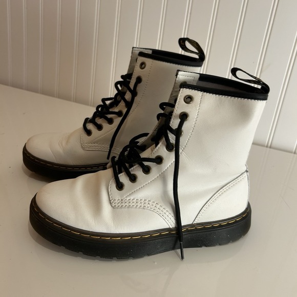 Dr. Martens | Shoes | Dr Martens Doc Zavala White Snooth Leather 8 Eye ...